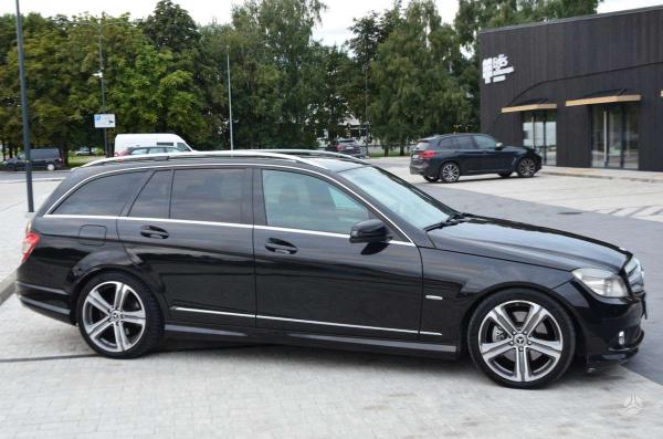 Черный Мерседес Ц 350 2009 в Шяуляй, объемом двигателя 3.00 л и пробегом 295 тыс. км за 4900 €, фото 9 на AUTOMOTO.COM.LV