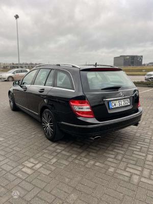 Black Mercedes-Benz C 350 2010 in Kaunas, with an engine capacity of 2.99 L and mileage of 174 thousand km for 8650 €, photo 2 on AUTOMOTO.COM.LV