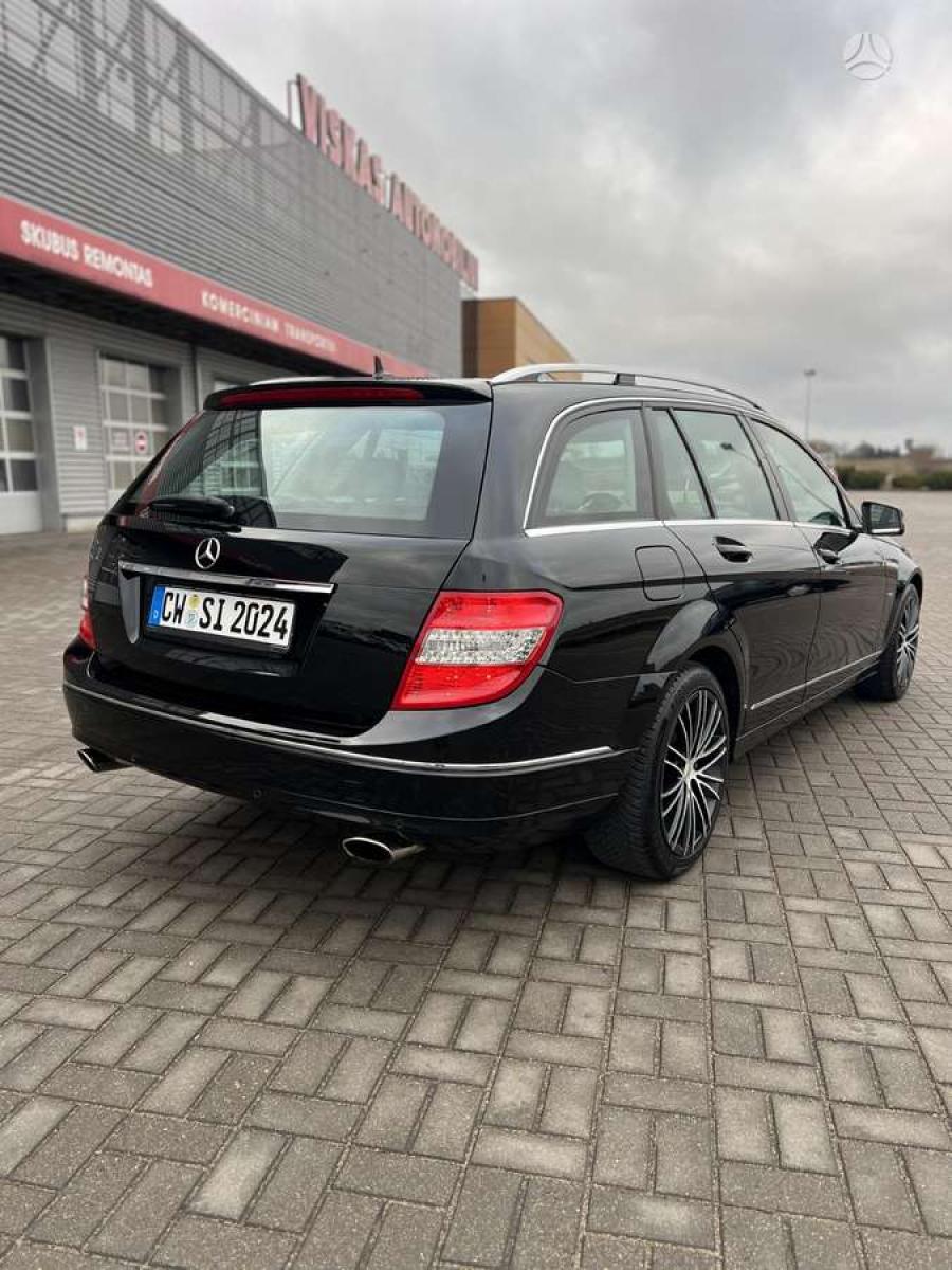 Black Mercedes-Benz C 350 2010 in Kaunas, with an engine capacity of 2.99 L and mileage of 174 thousand km for 8650 €, photo 10 on AUTOMOTO.COM.LV