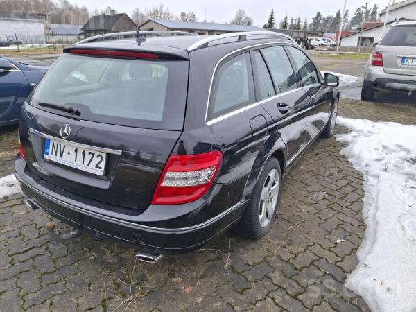 Черный Мерседес Ц 350 2010 в Валмиера, объемом двигателя 3.00 л и пробегом 210 тыс. км за 6900 €, фото 4 на AUTOMOTO.COM.LV