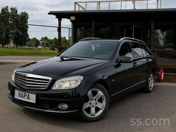 Черный Мерседес Ц 350 2010 в Рига, объемом двигателя 3.00 л и пробегом 211 тыс. км за 6490 €, фото 2 на AUTOMOTO.COM.LV