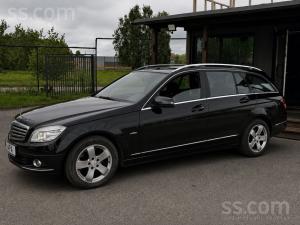 Черный Мерседес Ц 350 2010 в Рига, объемом двигателя 3.00 л и пробегом 211 тыс. км за 6490 €, фото 4 на AUTOMOTO.COM.LV