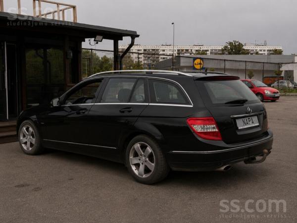 Черный Мерседес Ц 350 2010 в Рига, объемом двигателя 3.00 л и пробегом 211 тыс. км за 6490 €, фото 7 на AUTOMOTO.COM.LV