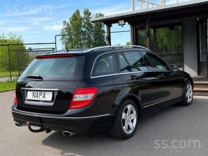 Черный Мерседес Ц 350 2010 в Рига, объемом двигателя 3.00 л и пробегом 211 тыс. км за 6490 €, фото 10 на AUTOMOTO.COM.LV