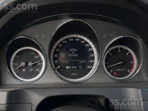 Черный Мерседес Ц 350 2010 в Рига, объемом двигателя 3.00 л и пробегом 211 тыс. км за 6490 €, фото 21 на AUTOMOTO.COM.LV