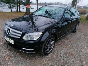 Melns Mercedes-Benz C 350 2010 Šauļi, ar dzinēja tilpumu 3.00 L un nobraukumu 245 tūkst. km par 5500 €, foto 3 vietnē AUTOMOTO.COM.LV