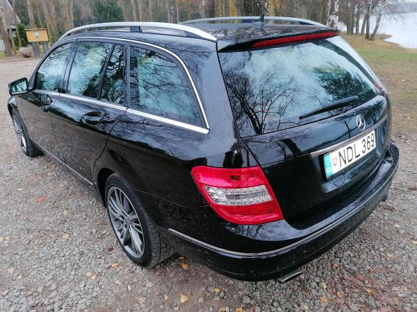 Melns Mercedes-Benz C 350 2010 Šauļi, ar dzinēja tilpumu 3.00 L un nobraukumu 245 tūkst. km par 5500 €, foto 4 vietnē AUTOMOTO.COM.LV