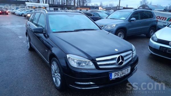 Black Mercedes-Benz C 350 2011 in Riga, with an engine capacity of 3.00 L and mileage of 249 thousand km for 8500 €, photo 2 on AUTOMOTO.COM.LV