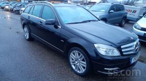 Black Mercedes-Benz C 350 2011 in Riga, with an engine capacity of 3.00 L and mileage of 249 thousand km for 8500 €, photo 3 on AUTOMOTO.COM.LV