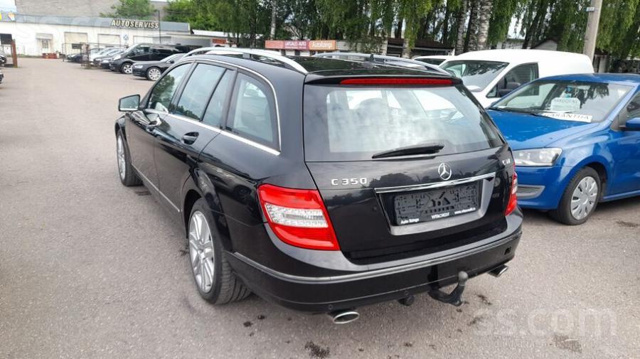 Черный Мерседес Ц 350 2011 в Рига, объемом двигателя 3.00 л и пробегом 249 тыс. км за 8500 €, фото 8 на AUTOMOTO.COM.LV