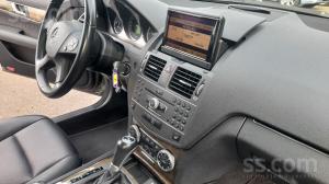 Черный Мерседес Ц 350 2011 в Рига, объемом двигателя 3.00 л и пробегом 249 тыс. км за 8500 €, фото 16 на AUTOMOTO.COM.LV