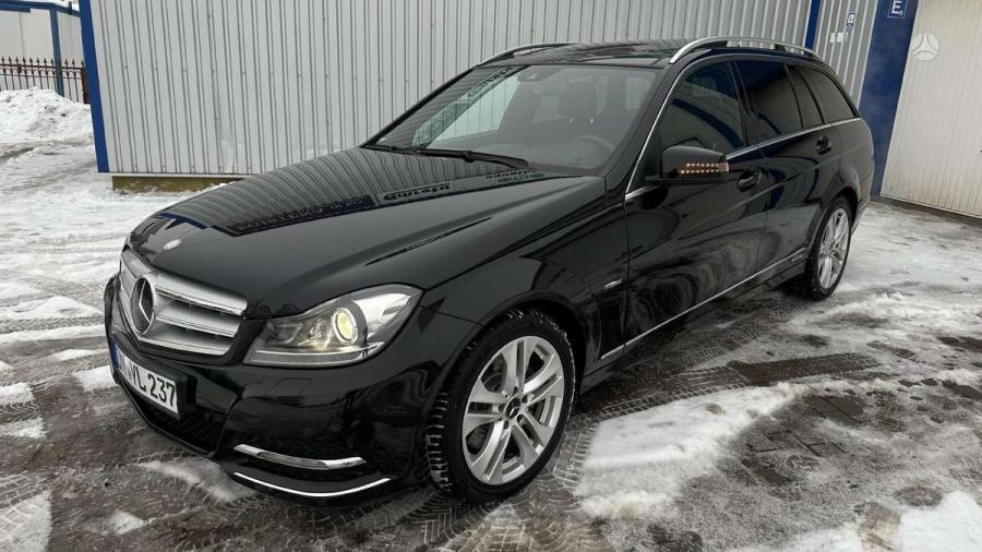 Black Mercedes-Benz C 350 2012 in Marijampole, with an engine capacity of 2.99 L and mileage of 259 thousand km for 8500 €, photo 1 on AUTOMOTO.COM.LV