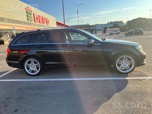 Черный Мерседес Ц 350 2012 в Рига, объемом двигателя 3.00 л и пробегом 259 тыс. км за 7300 €, фото 4 на AUTOMOTO.COM.LV