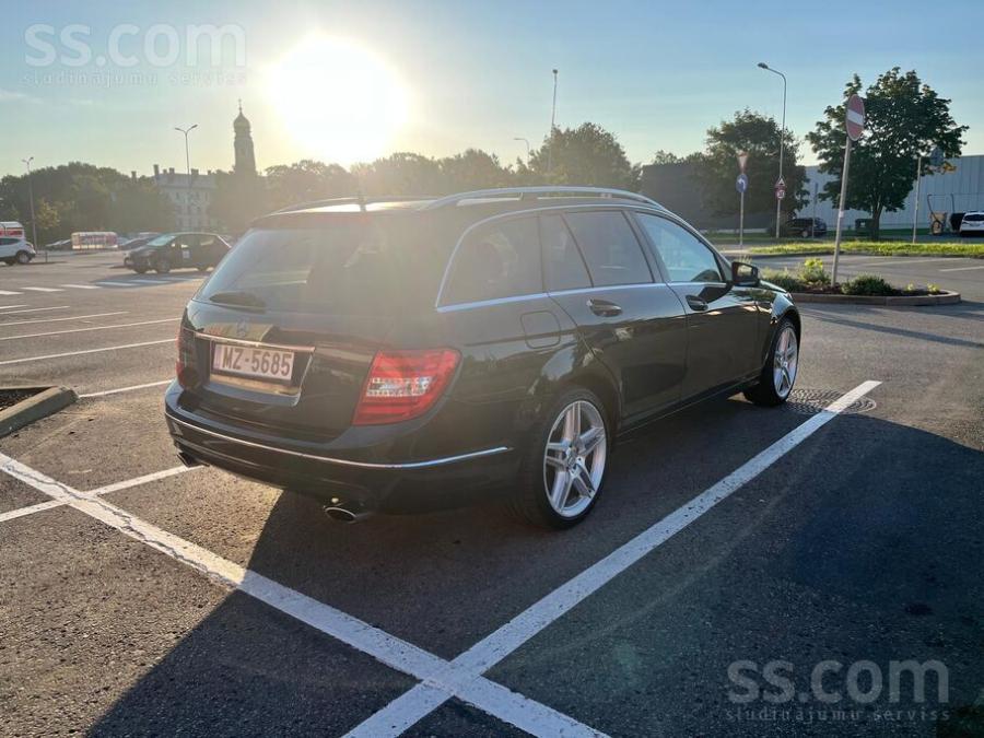 Черный Мерседес Ц 350 2012 в Рига, объемом двигателя 3.00 л и пробегом 259 тыс. км за 7300 €, фото 5 на AUTOMOTO.COM.LV