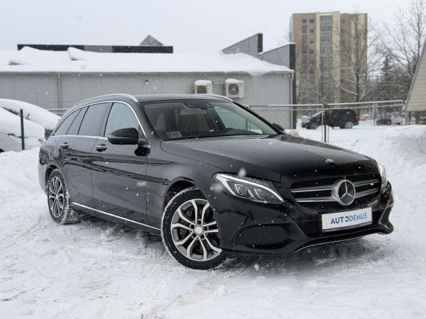 Black Mercedes-Benz C 350 2015 in Mazeikiai, with an engine capacity of 1.99 L and mileage of 209 thousand km for 12900 €, photo 2 on AUTOMOTO.COM.LV