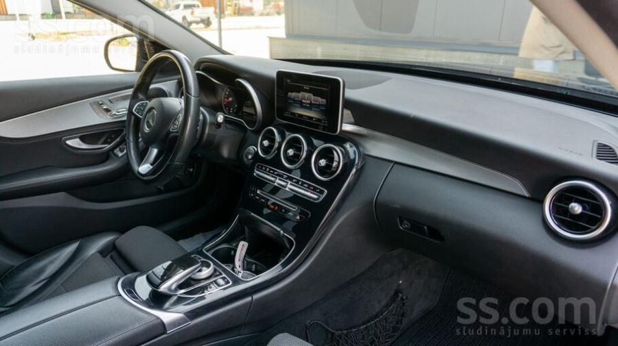 Melns Mercedes-Benz C 350 2015 Rīga, ar dzinēja tilpumu 2.00 L un nobraukumu 240 tūkst. km par 11990 €, foto 12 vietnē AUTOMOTO.COM.LV