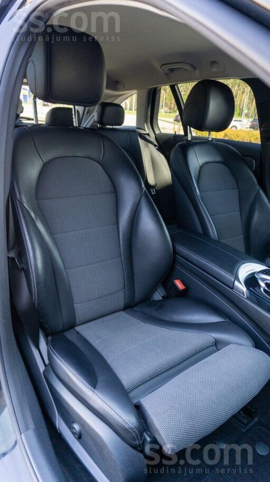 Melns Mercedes-Benz C 350 2015 Rīga, ar dzinēja tilpumu 2.00 L un nobraukumu 240 tūkst. km par 11990 €, foto 30 vietnē AUTOMOTO.COM.LV