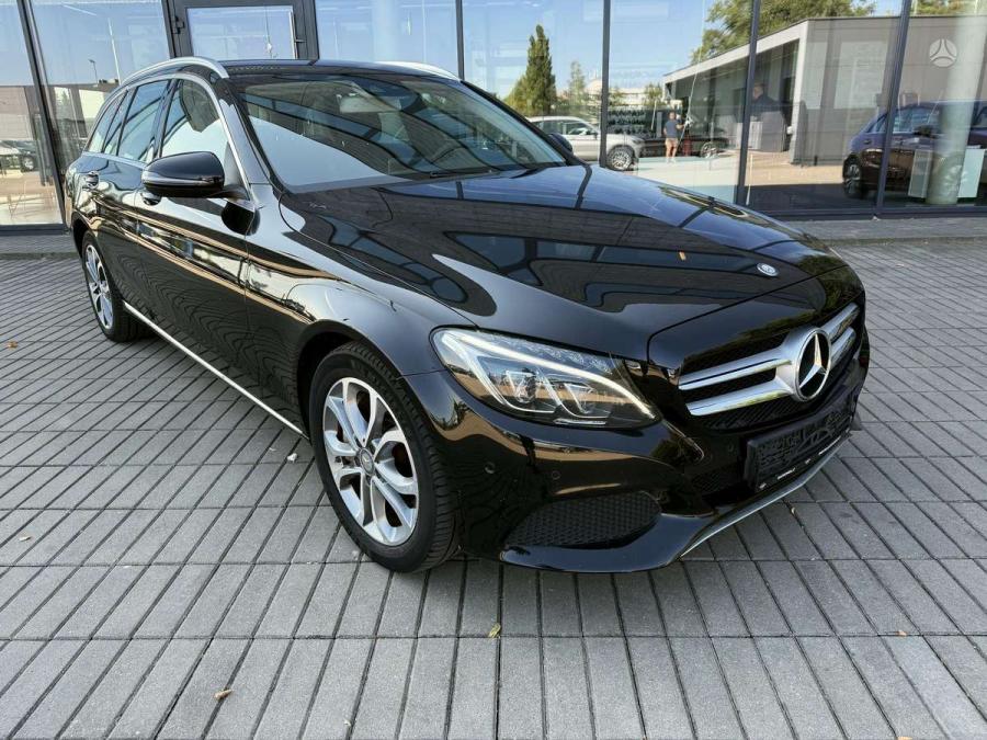 Черный Мерседес Ц 350 2015 в Каунас, объемом двигателя 1.99 л и пробегом 216 тыс. км за 11200 €, фото 3 на AUTOMOTO.COM.LV