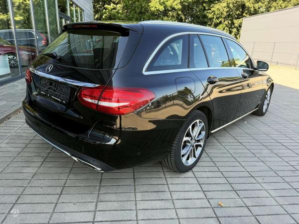 Черный Мерседес Ц 350 2015 в Каунас, объемом двигателя 1.99 л и пробегом 216 тыс. км за 11200 €, фото 3 на AUTOMOTO.COM.LV
