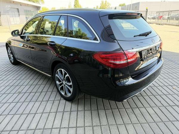Черный Мерседес Ц 350 2015 в Каунас, объемом двигателя 1.99 л и пробегом 216 тыс. км за 11200 €, фото 4 на AUTOMOTO.COM.LV