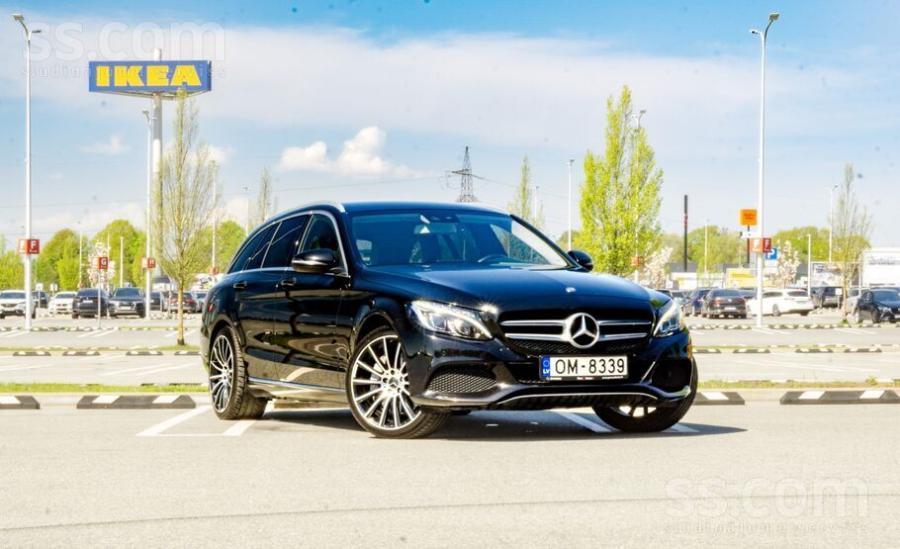 Black Mercedes-Benz C 350 2015 in Riga, with an engine capacity of 2.00 L and mileage of 240 thousand km for 10990 €, photo 3 on AUTOMOTO.COM.LV