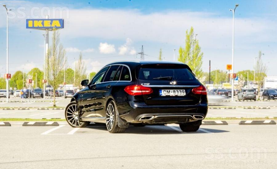 Black Mercedes-Benz C 350 2015 in Riga, with an engine capacity of 2.00 L and mileage of 240 thousand km for 10990 €, photo 8 on AUTOMOTO.COM.LV