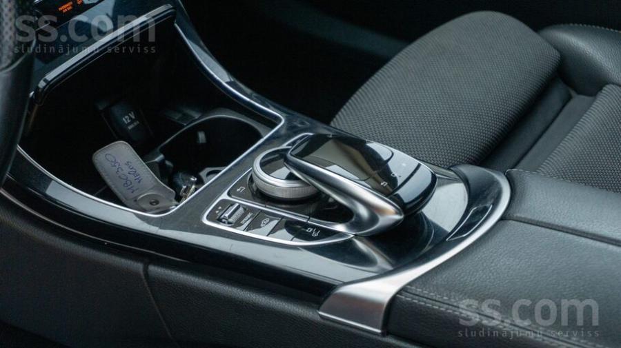 Black Mercedes-Benz C 350 2015 in Riga, with an engine capacity of 2.00 L and mileage of 240 thousand km for 10990 €, photo 15 on AUTOMOTO.COM.LV
