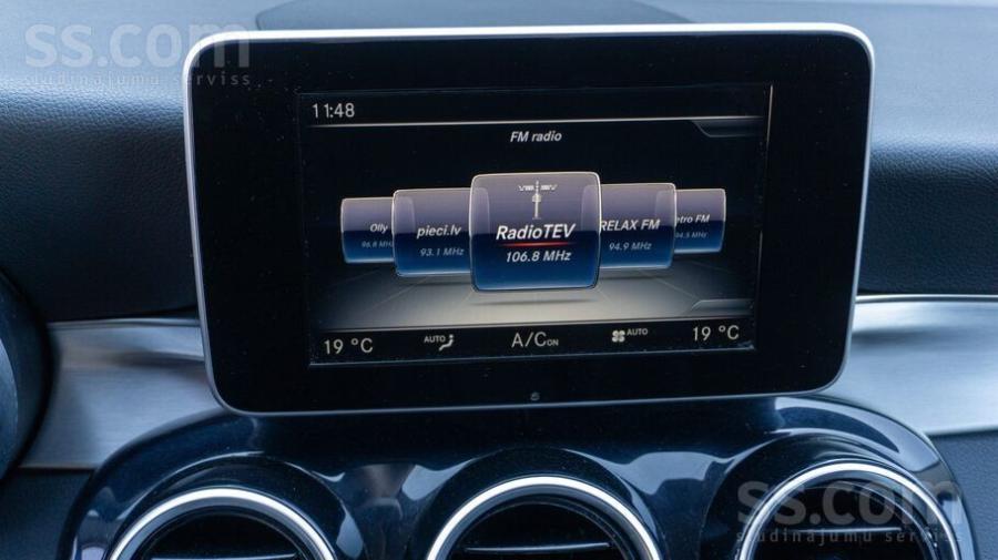 Black Mercedes-Benz C 350 2015 in Riga, with an engine capacity of 2.00 L and mileage of 240 thousand km for 10990 €, photo 17 on AUTOMOTO.COM.LV