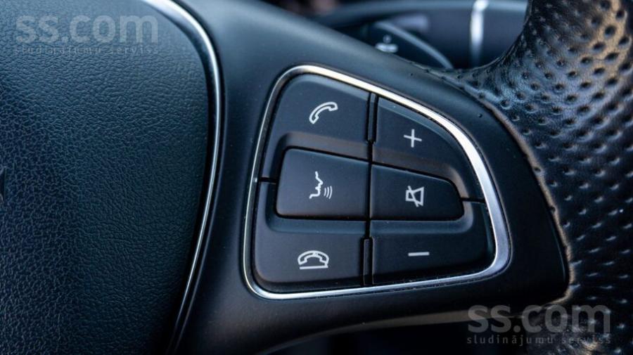 Black Mercedes-Benz C 350 2015 in Riga, with an engine capacity of 2.00 L and mileage of 240 thousand km for 10990 €, photo 19 on AUTOMOTO.COM.LV