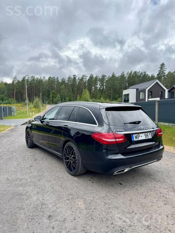 Melns Mercedes-Benz C 350 2015 Rīga, ar dzinēja tilpumu 2.00 L un nobraukumu 242 tūkst. km par 11800 €, foto 3 vietnē AUTOMOTO.COM.LV