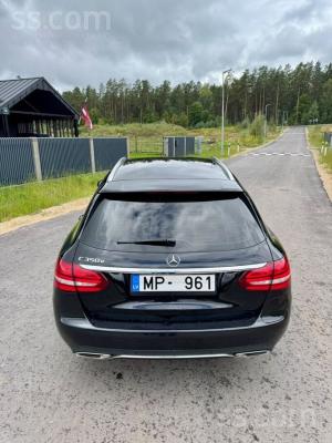 Черный Мерседес Ц 350 2015 в Рига, объемом двигателя 2.00 л и пробегом 242 тыс. км за 11800 €, фото 4 на AUTOMOTO.COM.LV