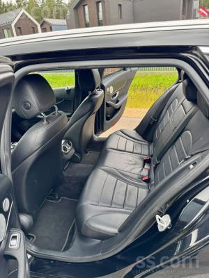 Черный Мерседес Ц 350 2015 в Рига, объемом двигателя 2.00 л и пробегом 242 тыс. км за 11800 €, фото 11 на AUTOMOTO.COM.LV