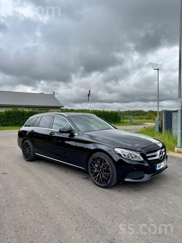Melns Mercedes-Benz C 350 2015 Rīga, ar dzinēja tilpumu 2.00 L un nobraukumu 242 tūkst. km par 11800 €, foto 1 vietnē AUTOMOTO.COM.LV