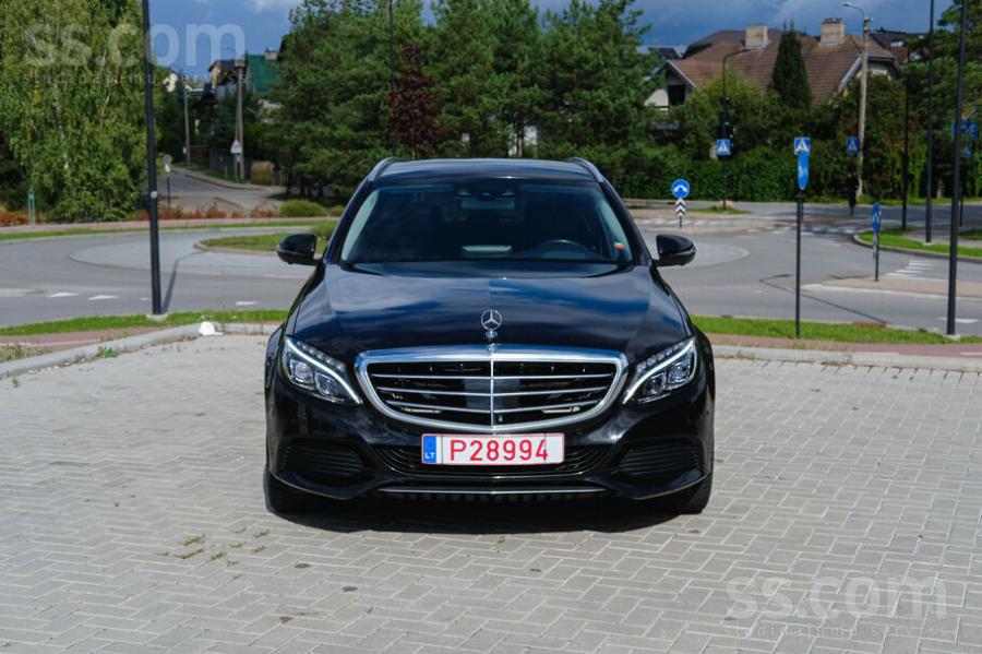 Melns Mercedes-Benz C 350 2015 Viļņa, ar dzinēja tilpumu 2.00 L un nobraukumu 295 tūkst. km par 10499 €, foto 3 vietnē AUTOMOTO.COM.LV