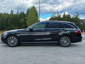 Melns Mercedes-Benz C 350 2015 Viļņa, ar dzinēja tilpumu 2.00 L un nobraukumu 295 tūkst. km par 10499 €, foto 5 vietnē AUTOMOTO.COM.LV