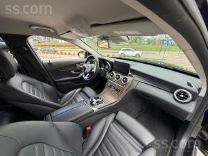 Melns Mercedes-Benz C 350 2015 Viļņa, ar dzinēja tilpumu 2.00 L un nobraukumu 295 tūkst. km par 10499 €, foto 12 vietnē AUTOMOTO.COM.LV
