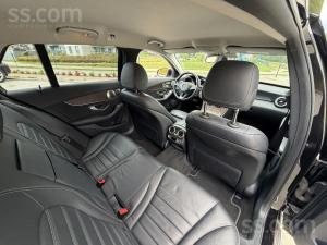 Melns Mercedes-Benz C 350 2015 Viļņa, ar dzinēja tilpumu 2.00 L un nobraukumu 295 tūkst. km par 10499 €, foto 14 vietnē AUTOMOTO.COM.LV