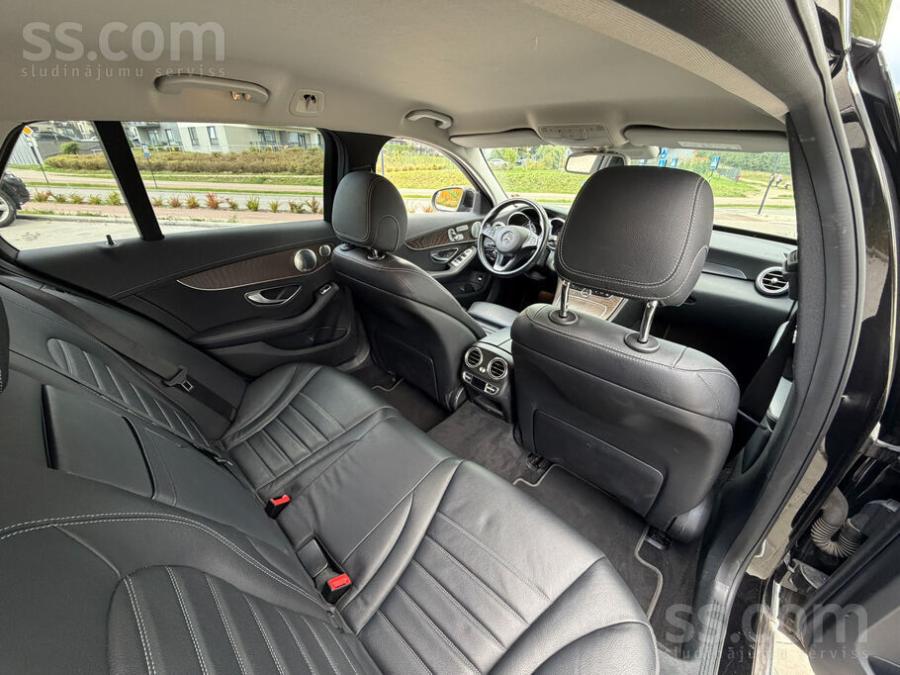 Melns Mercedes-Benz C 350 2015 Viļņa, ar dzinēja tilpumu 2.00 L un nobraukumu 295 tūkst. km par 10499 €, foto 14 vietnē AUTOMOTO.COM.LV