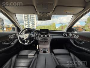 Melns Mercedes-Benz C 350 2015 Viļņa, ar dzinēja tilpumu 2.00 L un nobraukumu 295 tūkst. km par 10499 €, foto 17 vietnē AUTOMOTO.COM.LV