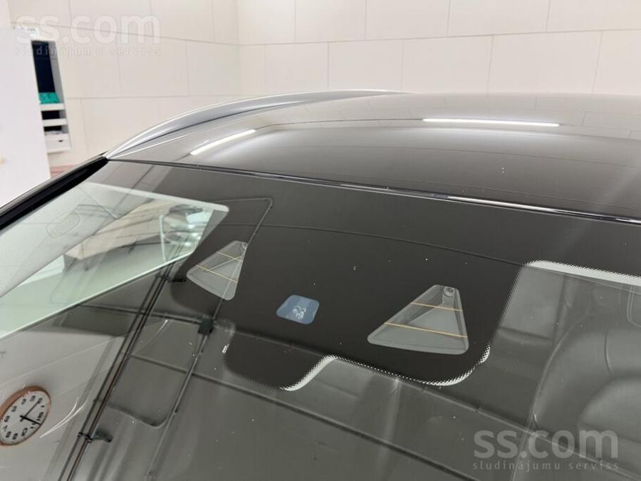 Black Mercedes-Benz C 350 2015 in Limbazi, with an engine capacity of 2.00 L and mileage of 223 thousand km for 11945 €, photo 17 on AUTOMOTO.COM.LV