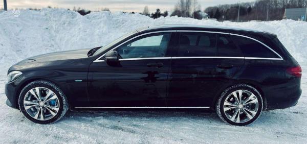 Melns Mercedes-Benz C 350 2016 Klaipėda, ar dzinēja tilpumu 1.99 L un nobraukumu 113 tūkst. km par 13100 €, foto 5 vietnē AUTOMOTO.COM.LV