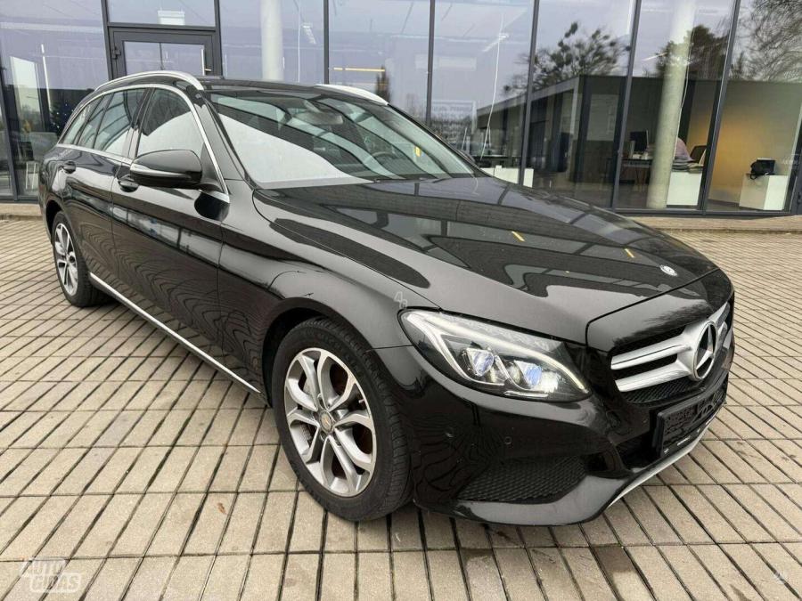 Black Mercedes-Benz C 350 2016 in Kaunas, with an engine capacity of 2.00 L and mileage of 216 thousand km for 11900 €, photo 3 on AUTOMOTO.COM.LV