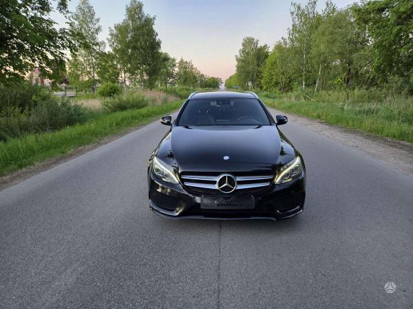 Black Mercedes-Benz C 350 2016 in Kaunas, with an engine capacity of 1.99 L and mileage of 255 thousand km for 9750 €, photo 2 on AUTOMOTO.COM.LV
