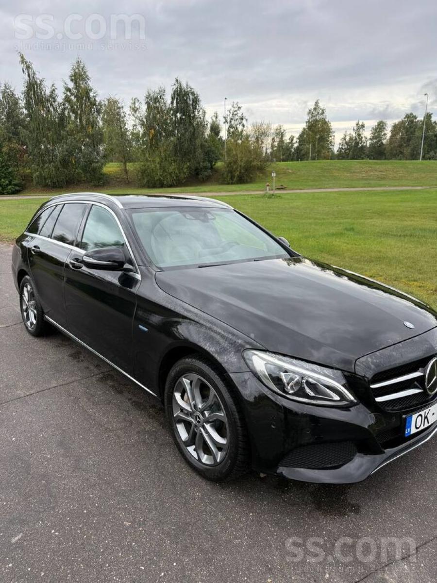 Черный Мерседес Ц 350 2016 в Рига, объемом двигателя 2.00 л и пробегом 228 тыс. км за 11499 €, фото 5 на AUTOMOTO.COM.LV