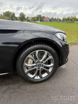 Черный Мерседес Ц 350 2016 в Рига, объемом двигателя 2.00 л и пробегом 228 тыс. км за 11499 €, фото 6 на AUTOMOTO.COM.LV