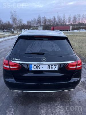 Black Mercedes-Benz C 350 2017 in Riga, with an engine capacity of 2.00 L and mileage of 226 thousand km for 13300 €, photo 7 on AUTOMOTO.COM.LV