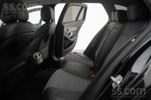 Black Mercedes-Benz C 350 2017 in Tallinn, with an engine capacity of 2.00 L and mileage of 142 thousand km for 12999 €, photo 10 on AUTOMOTO.COM.LV