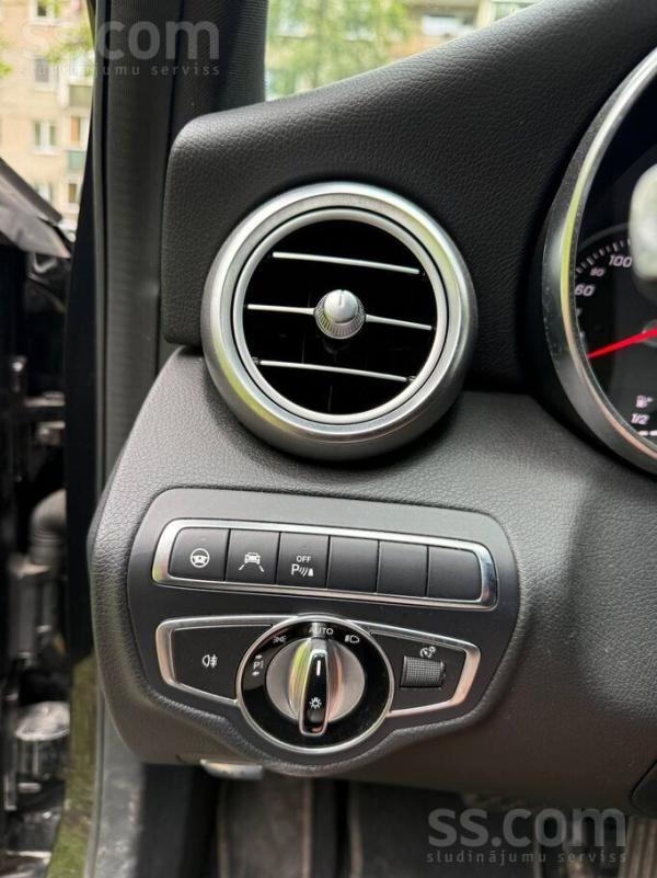 Black Mercedes-Benz C 350 2017 in Riga, with an engine capacity of 2.00 L and mileage of 227 thousand km for 12400 €, photo 8 on AUTOMOTO.COM.LV