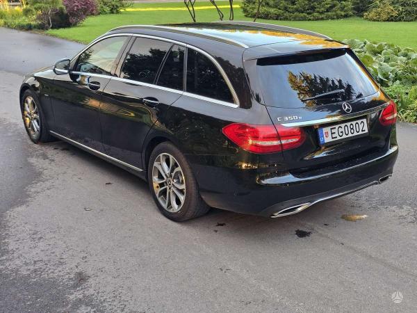 Черный Мерседес Ц 350 2017 в Вильнюс, объемом двигателя 1.99 л и пробегом 219 тыс. км за 14400 €, фото 7 на AUTOMOTO.COM.LV