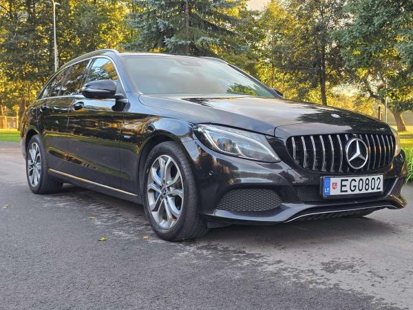 Черный Мерседес Ц 350 2017 в Вильнюс, объемом двигателя 1.99 л и пробегом 219 тыс. км за 14400 €, фото 11 на AUTOMOTO.COM.LV